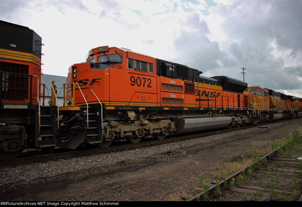 BNSF 9072